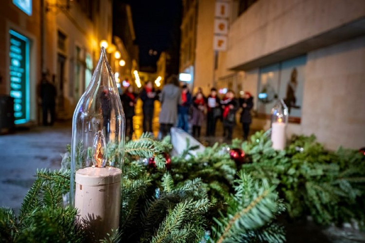 Paljenje adventske svijeće - Advent u Puli